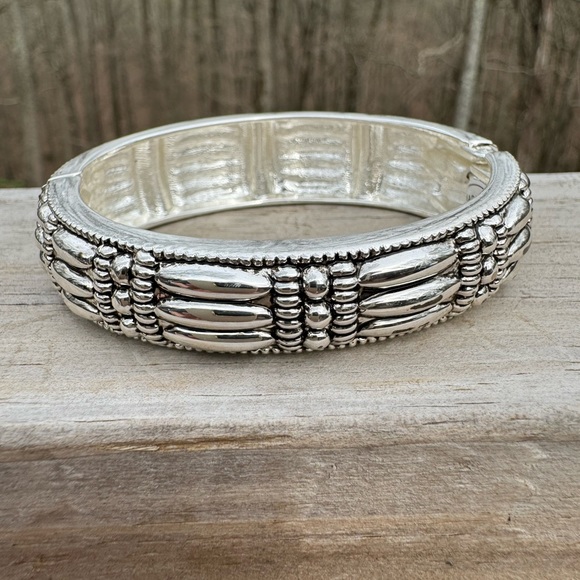 LOFT | Jewelry | The Loft Bracelet Shiny Silver Tone With Tiny ...